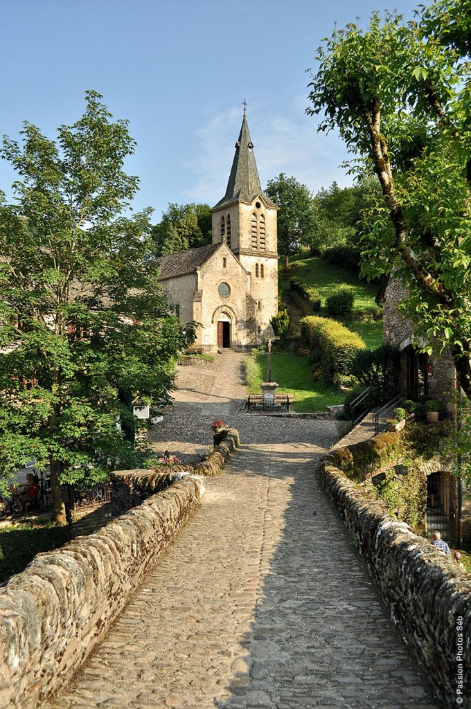 Balade en images à Belcastel - Découvrir