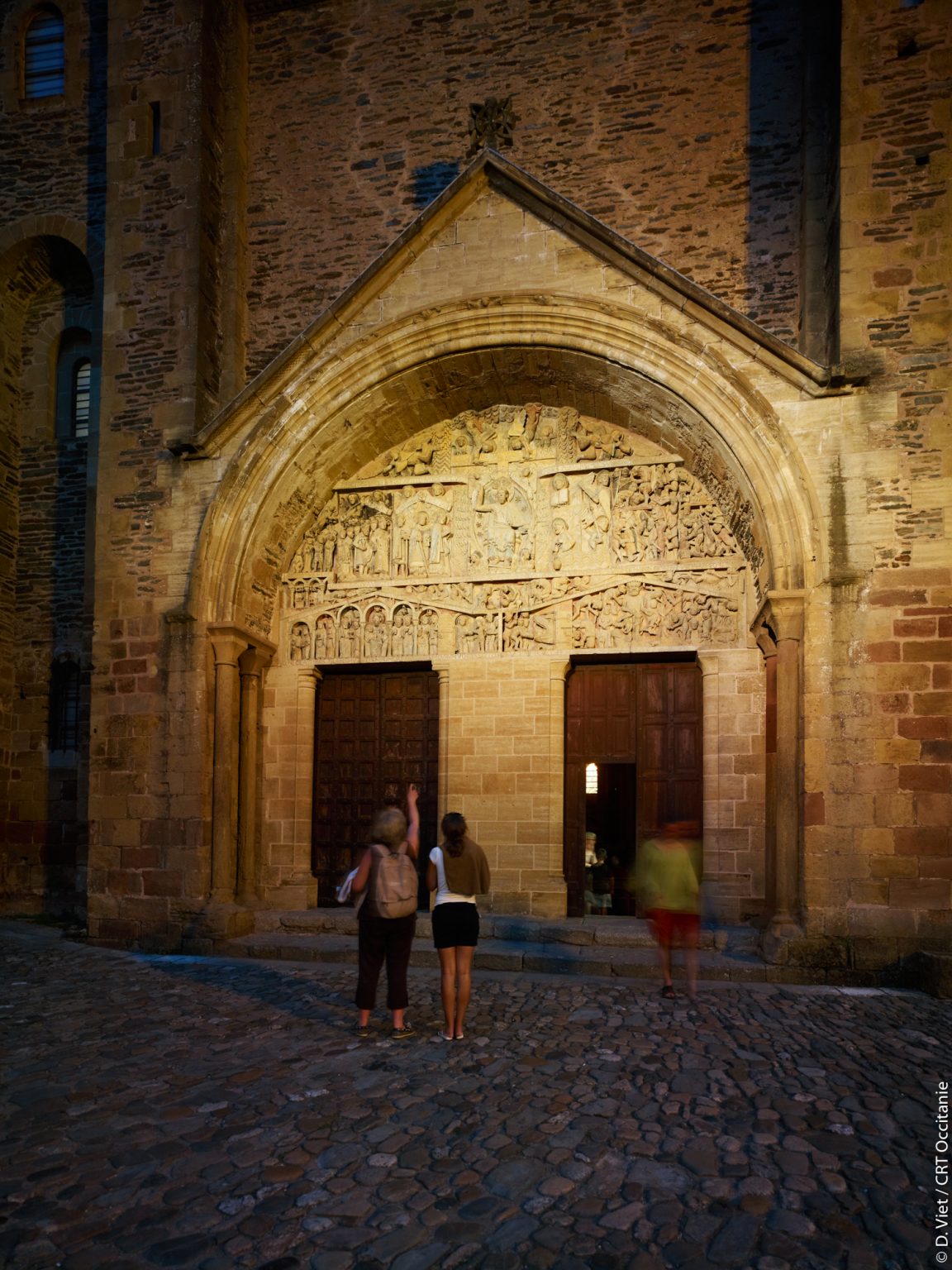 Zoom sur le tympan de l'abbatiale de Conques