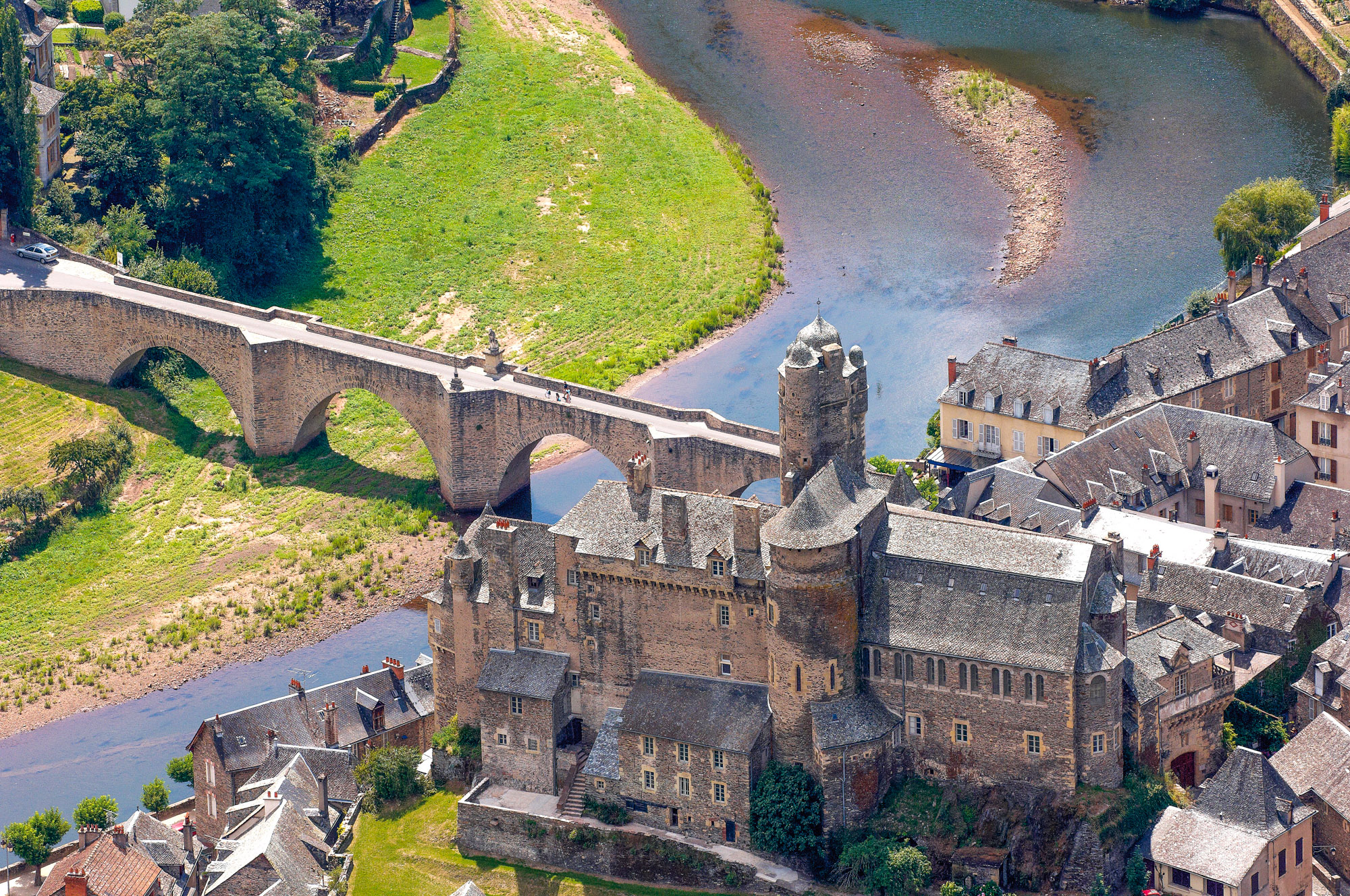 Zoom sur les Plus Beaux Villages de France en Aveyron - Découvrir